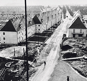 Ausstellung „Hitlerbauten“ in Linz